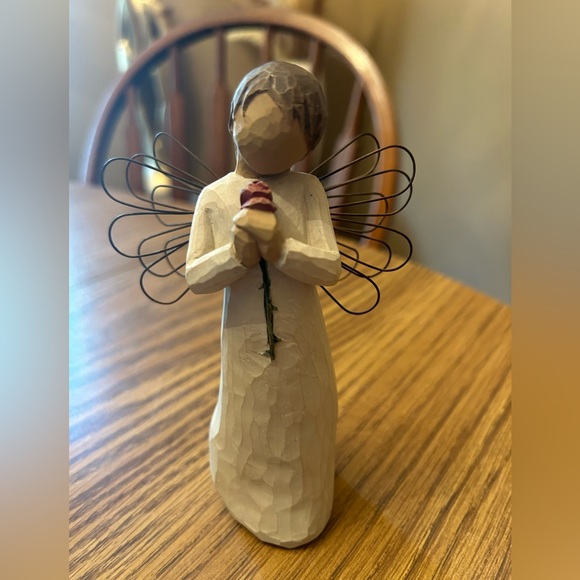 Willow Tree | Accents | Willow Tree Loving Angel Figurine Girl Angel ...